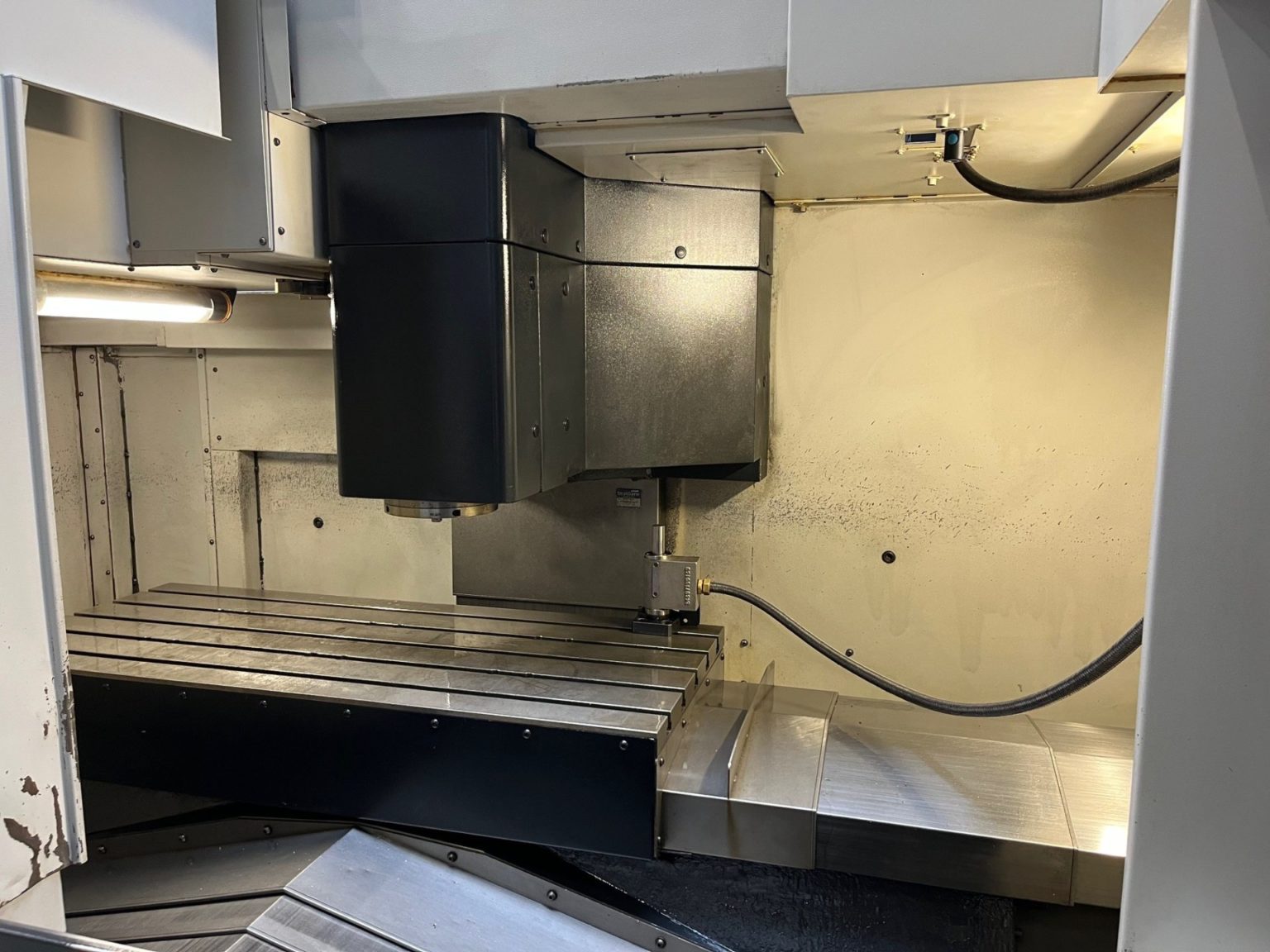 3 axes Vertical Machining Center - MAZAK - NEXUS VCN 510 C-II - Axel ...
